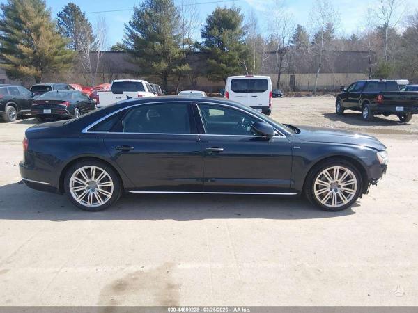 Zils Audi A8 2015 Viļņa, ar dzinēja tilpumu 3.99 L un nobraukumu 142 tūkst. km par 10500 €, foto 2 vietnē AUTOMOTO.COM.LV