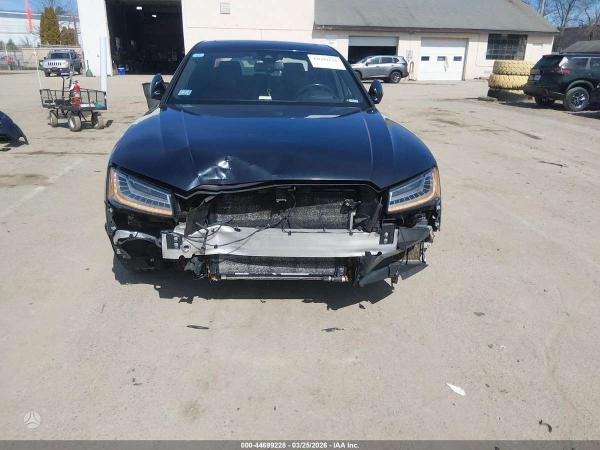 Zils Audi A8 2015 Viļņa, ar dzinēja tilpumu 3.99 L un nobraukumu 142 tūkst. km par 10500 €, foto 9 vietnē AUTOMOTO.COM.LV