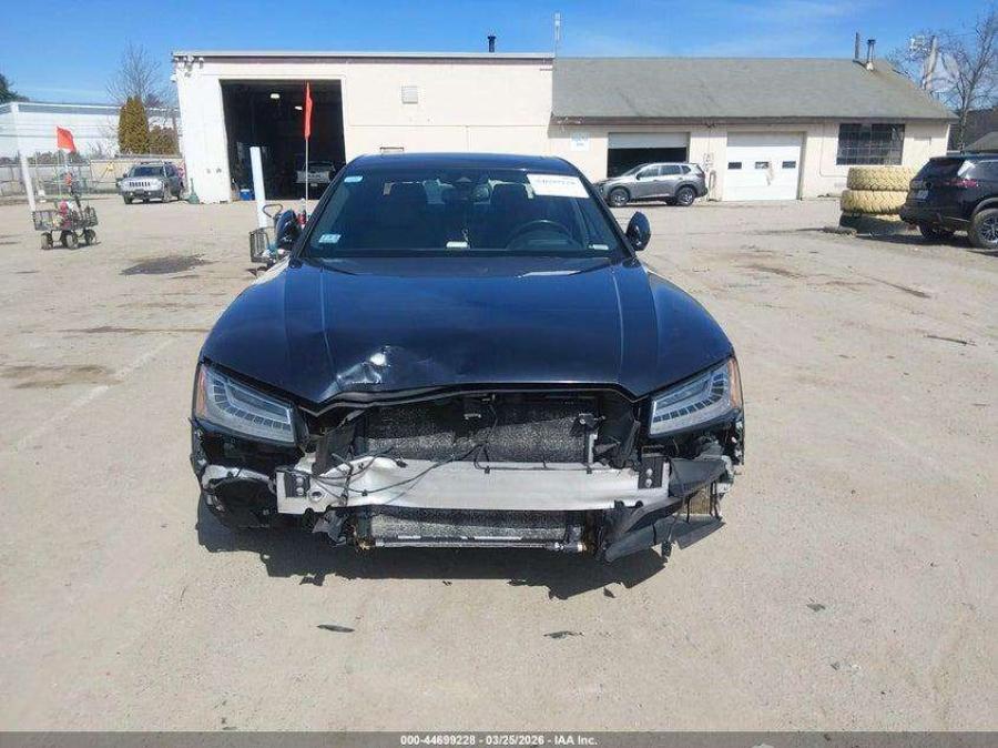 Blue Audi A8 2015 in Vilnius, with an engine capacity of 3.99 L and mileage of 142 thousand km for 10500 €, photo 6 on AUTOMOTO.COM.LV