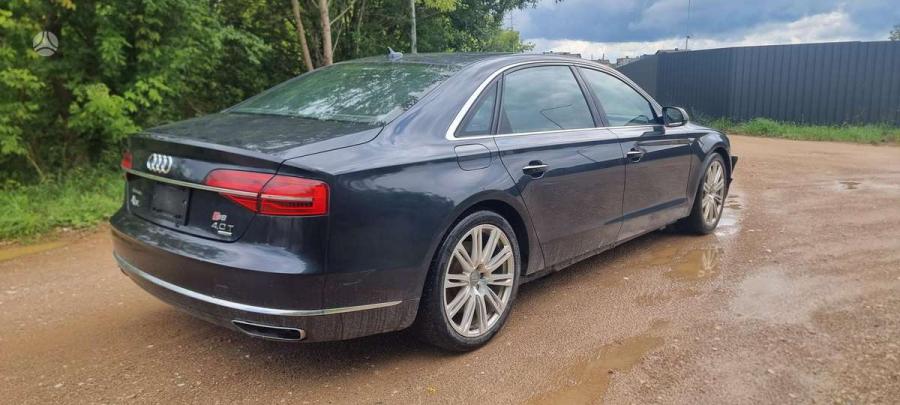 Blue Audi A8 2015 in Vilnius, with an engine capacity of 3.99 L and mileage of 142 thousand km for 10900 €, photo 6 on AUTOMOTO.COM.LV