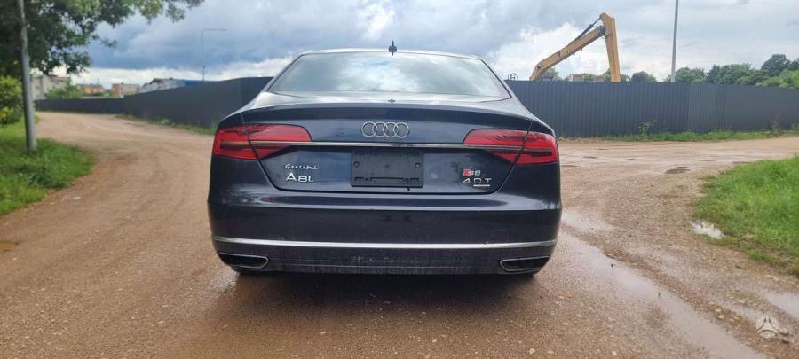 Blue Audi A8 2015 in Vilnius, with an engine capacity of 3.99 L and mileage of 142 thousand km for 10900 €, photo 7 on AUTOMOTO.COM.LV