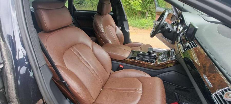 Blue Audi A8 2015 in Vilnius, with an engine capacity of 3.99 L and mileage of 142 thousand km for 10800 €, photo 21 on AUTOMOTO.COM.LV