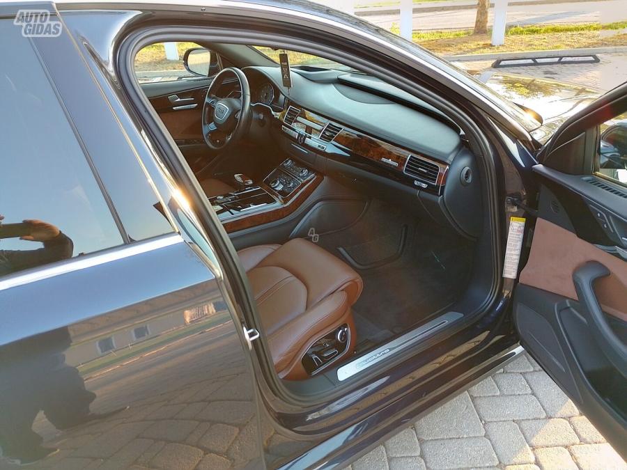Blue Audi A8 2017 in Kelme, with an engine capacity of 3.00 L and mileage of 176 thousand km for 24000 €, photo 7 on AUTOMOTO.COM.LV