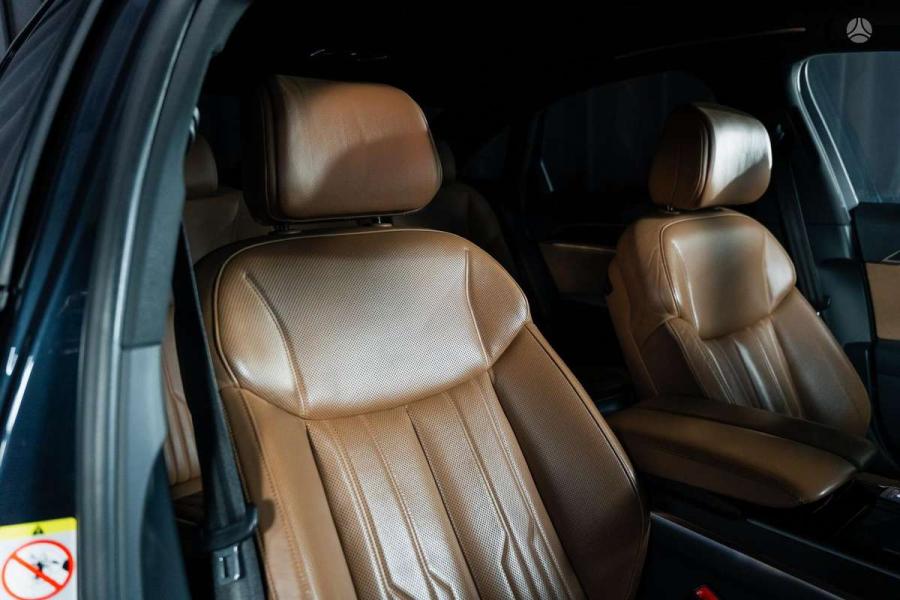 Zils Audi A8 2018 Viļņa, ar dzinēja tilpumu 2.97 L un nobraukumu 174 tūkst. km par 33999 €, foto 36 vietnē AUTOMOTO.COM.LV