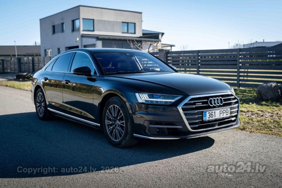 Blue Audi A8 2019 in Tallinn, with an engine capacity of 3.00 L and mileage of 319 thousand km for 29900 €, photo 1 on AUTOMOTO.COM.LV