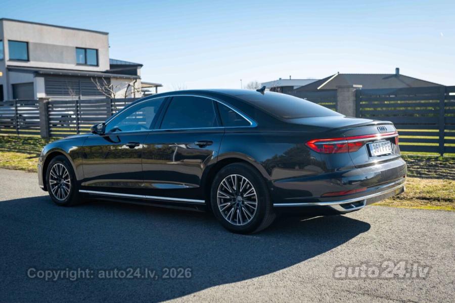 Blue Audi A8 2019 in Tallinn, with an engine capacity of 3.00 L and mileage of 319 thousand km for 29900 €, photo 6 on AUTOMOTO.COM.LV