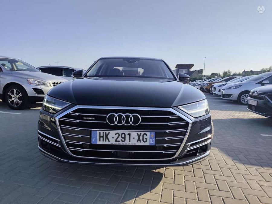 Blue Audi A8 2019 in Taurage, with an engine capacity of 2.97 L and mileage of 219 thousand km for 29900 €, photo 4 on AUTOMOTO.COM.LV