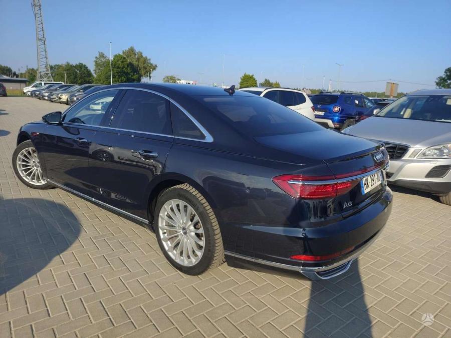 Blue Audi A8 2019 in Taurage, with an engine capacity of 2.97 L and mileage of 219 thousand km for 29900 €, photo 5 on AUTOMOTO.COM.LV