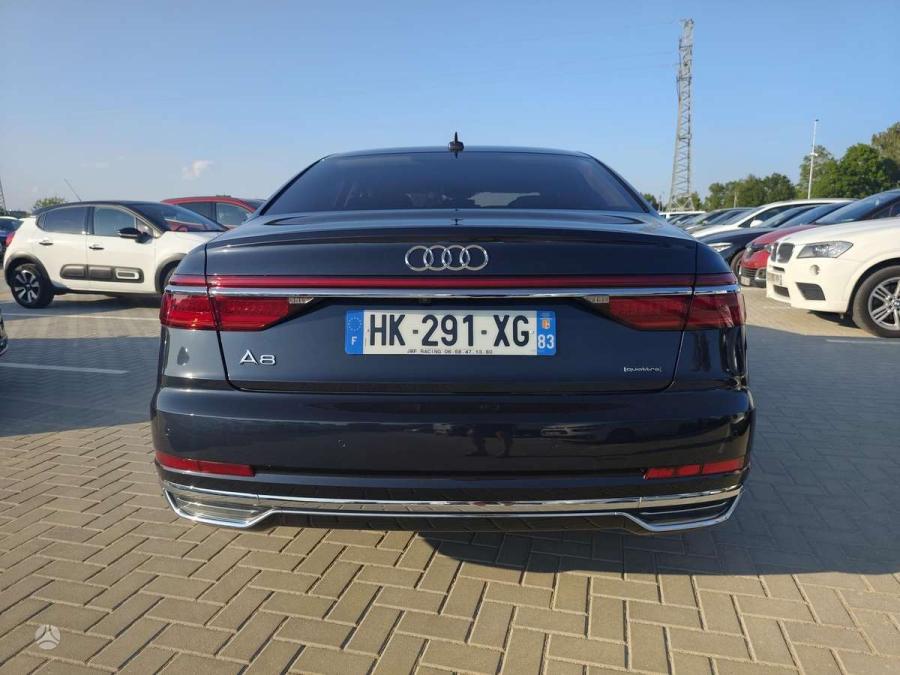 Blue Audi A8 2019 in Taurage, with an engine capacity of 2.97 L and mileage of 219 thousand km for 29900 €, photo 7 on AUTOMOTO.COM.LV