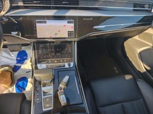 Blue Audi A8 2019 in Taurage, with an engine capacity of 2.97 L and mileage of 219 thousand km for 29900 €, photo 12 on AUTOMOTO.COM.LV