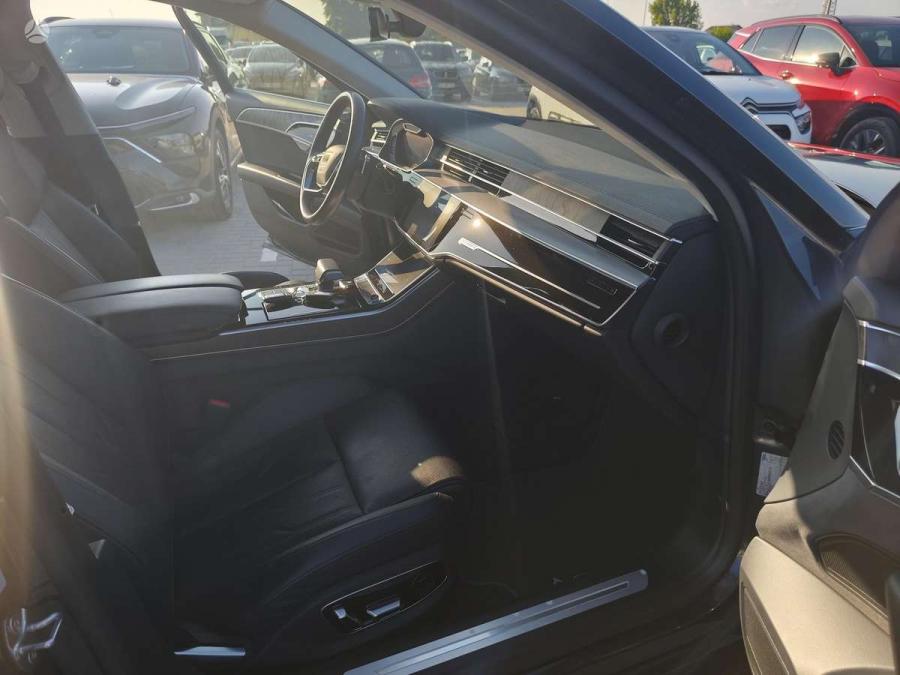 Blue Audi A8 2019 in Taurage, with an engine capacity of 2.97 L and mileage of 219 thousand km for 29900 €, photo 17 on AUTOMOTO.COM.LV