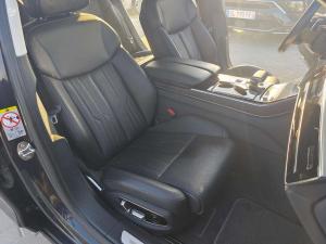 Blue Audi A8 2019 in Taurage, with an engine capacity of 2.97 L and mileage of 219 thousand km for 29900 €, photo 18 on AUTOMOTO.COM.LV