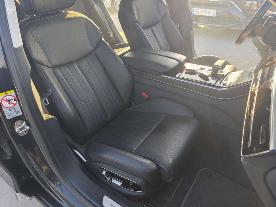 Blue Audi A8 2019 in Taurage, with an engine capacity of 2.97 L and mileage of 219 thousand km for 29900 €, photo 18 on AUTOMOTO.COM.LV