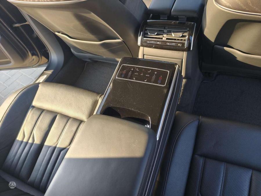 Blue Audi A8 2019 in Taurage, with an engine capacity of 2.97 L and mileage of 219 thousand km for 29900 €, photo 21 on AUTOMOTO.COM.LV