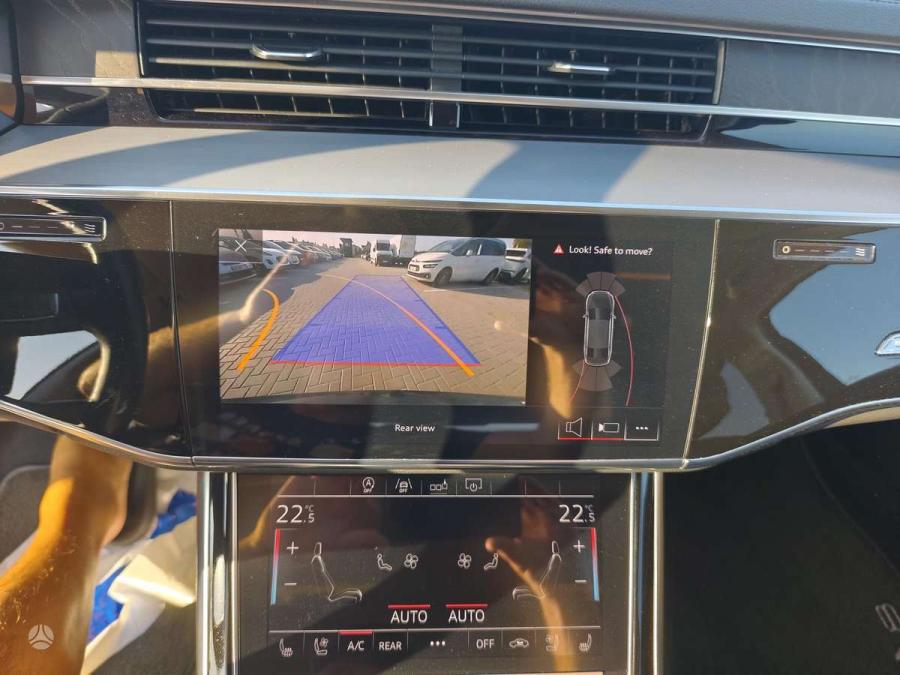 Blue Audi A8 2019 in Taurage, with an engine capacity of 2.97 L and mileage of 219 thousand km for 29900 €, photo 22 on AUTOMOTO.COM.LV
