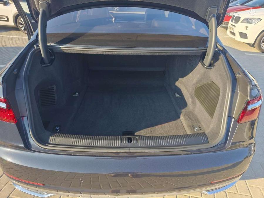 Blue Audi A8 2019 in Taurage, with an engine capacity of 2.97 L and mileage of 219 thousand km for 29900 €, photo 23 on AUTOMOTO.COM.LV