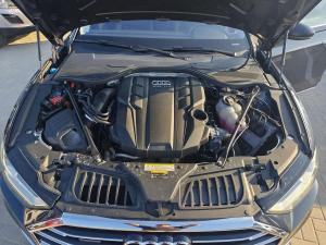 Blue Audi A8 2019 in Taurage, with an engine capacity of 2.97 L and mileage of 219 thousand km for 29900 €, photo 25 on AUTOMOTO.COM.LV