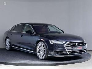 Blue Audi A8 2019 in Tallinn, with an engine capacity of 2.97 L and mileage of 100 thousand km for 44900 €, photo 3 on AUTOMOTO.COM.LV