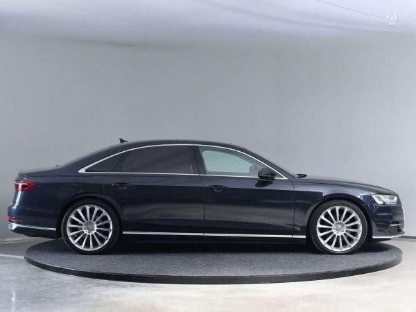 Blue Audi A8 2019 in Tallinn, with an engine capacity of 2.97 L and mileage of 100 thousand km for 44900 €, photo 7 on AUTOMOTO.COM.LV