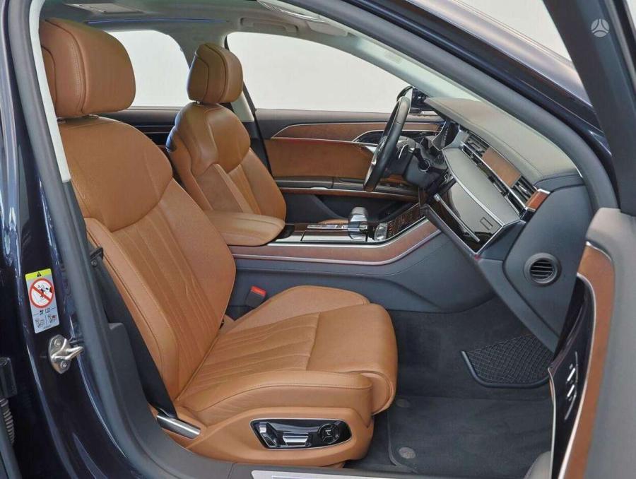 Blue Audi A8 2019 in Tallinn, with an engine capacity of 2.97 L and mileage of 100 thousand km for 44900 €, photo 18 on AUTOMOTO.COM.LV