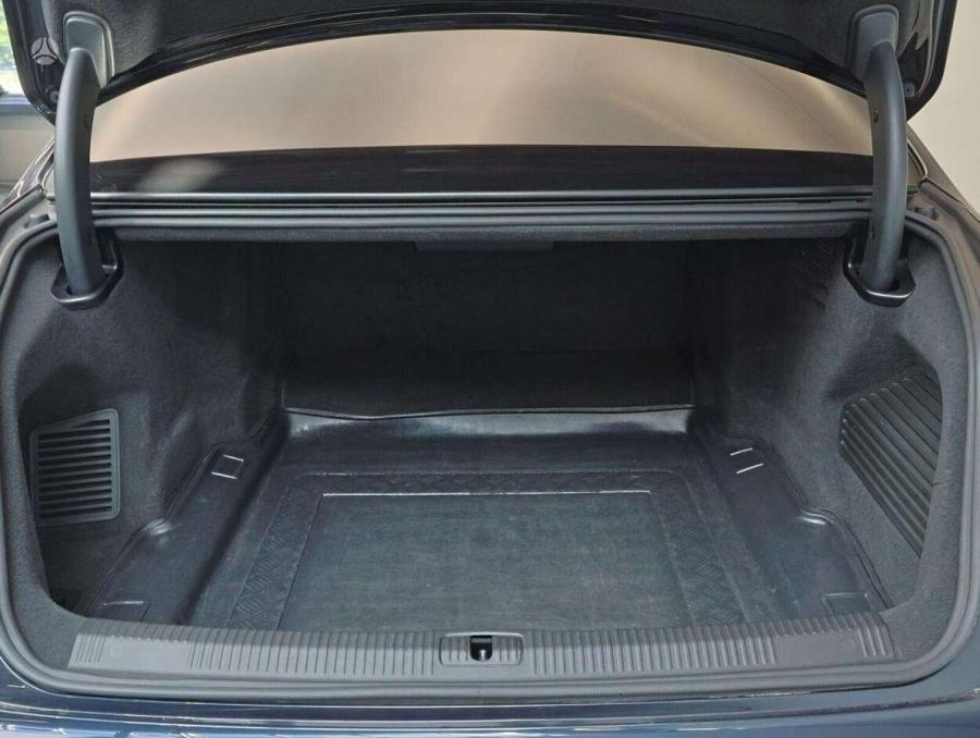 Blue Audi A8 2019 in Tallinn, with an engine capacity of 2.97 L and mileage of 100 thousand km for 44900 €, photo 25 on AUTOMOTO.COM.LV