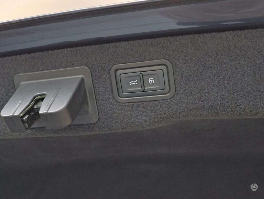 Blue Audi A8 2019 in Tallinn, with an engine capacity of 2.97 L and mileage of 100 thousand km for 44900 €, photo 26 on AUTOMOTO.COM.LV