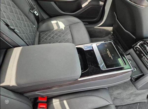 Blue Audi A8 2026 in Klaipeda, with an engine capacity of 3.00 L and mileage of 13 thousand km for 26000 €, photo 10 on AUTOMOTO.COM.LV