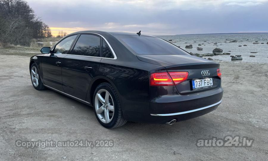 Brown Audi A8 2012 in Tallinn, with an engine capacity of 4.20 L and mileage of 320 thousand km for 13500 €, photo 5 on AUTOMOTO.COM.LV
