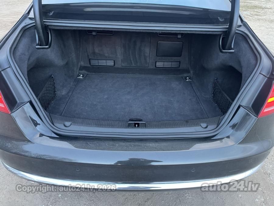 Brown Audi A8 2012 in Tallinn, with an engine capacity of 4.20 L and mileage of 320 thousand km for 13500 €, photo 6 on AUTOMOTO.COM.LV