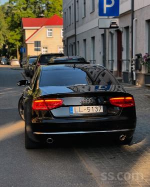 Brūns Audi A8 2012 Rīga, ar dzinēja tilpumu 4.20 L un nobraukumu 309 tūkst. km par 19000 €, foto 8 vietnē AUTOMOTO.COM.LV