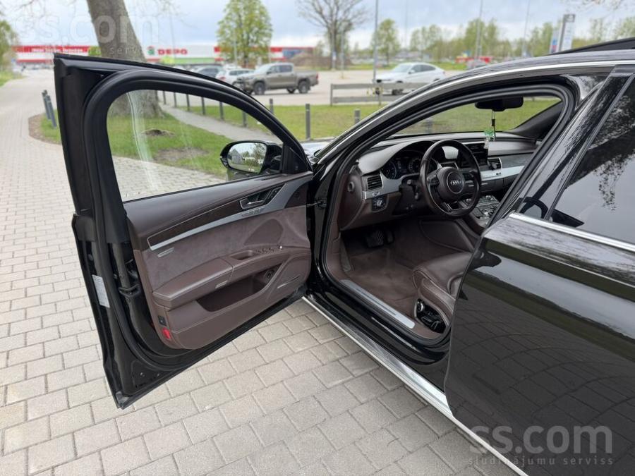 Brūns Audi A8 2012 Rīga, ar dzinēja tilpumu 4.20 L un nobraukumu 309 tūkst. km par 18000 €, foto 12 vietnē AUTOMOTO.COM.LV