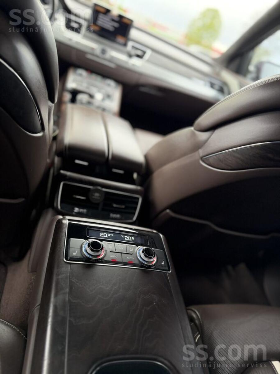 Brūns Audi A8 2012 Rīga, ar dzinēja tilpumu 4.20 L un nobraukumu 309 tūkst. km par 18000 €, foto 17 vietnē AUTOMOTO.COM.LV