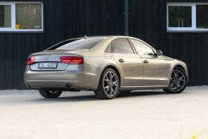 Brūns Audi A8 2013 Jelgava, ar dzinēja tilpumu 3.00 L un nobraukumu 262 tūkst. km par 15900 €, foto 5 vietnē AUTOMOTO.COM.LV