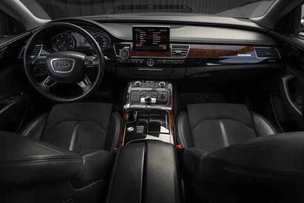 Brown Audi A8 2013 in Jelgava, with an engine capacity of 3.00 L and mileage of 262 thousand km for 15900 €, photo 9 on AUTOMOTO.COM.LV