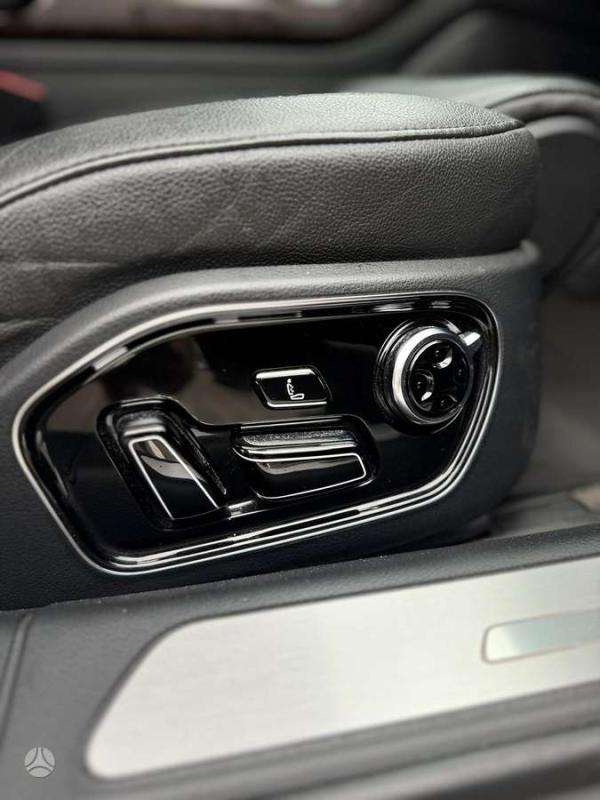 Brūns Audi A8 2014 Viļņa, ar dzinēja tilpumu 3.00 L un nobraukumu 180 tūkst. km par 19500 €, foto 10 vietnē AUTOMOTO.COM.LV