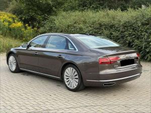 Brown Audi A8 2015 in Vilnius, with an engine capacity of 2.97 L and mileage of 182 thousand km for 18200 €, photo 5 on AUTOMOTO.COM.LV