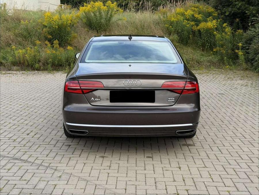 Brown Audi A8 2015 in Vilnius, with an engine capacity of 2.97 L and mileage of 182 thousand km for 18200 €, photo 7 on AUTOMOTO.COM.LV