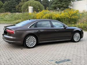Brown Audi A8 2015 in Vilnius, with an engine capacity of 2.97 L and mileage of 182 thousand km for 18200 €, photo 9 on AUTOMOTO.COM.LV