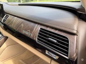 Brown Audi A8 2015 in Vilnius, with an engine capacity of 2.97 L and mileage of 182 thousand km for 18200 €, photo 15 on AUTOMOTO.COM.LV