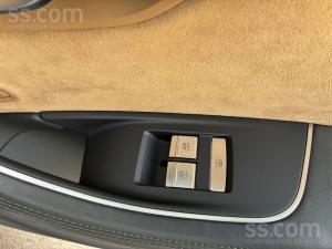 Brown Audi A8 2021 in Riga, with an engine capacity of 3.00 L and mileage of 180 thousand km for 37450 €, photo 24 on AUTOMOTO.COM.LV
