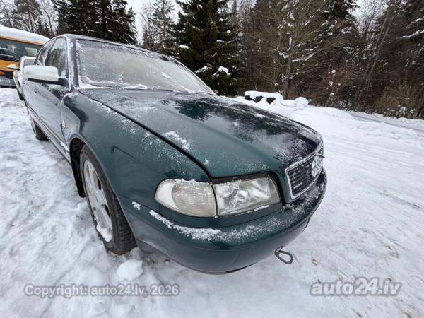 Zaļš Audi A8 1996 Tallina, ar dzinēja tilpumu 4.20 L un nobraukumu 0 tūkst. km par 2799 €, foto 3 vietnē AUTOMOTO.COM.LV