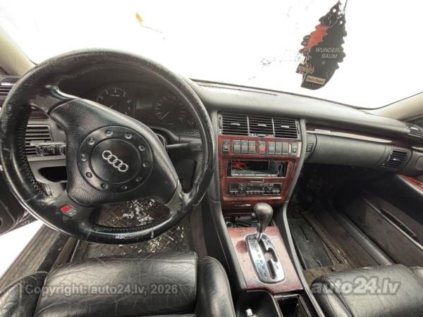 Zaļš Audi A8 1996 Tallina, ar dzinēja tilpumu 4.20 L un nobraukumu 0 tūkst. km par 2799 €, foto 7 vietnē AUTOMOTO.COM.LV