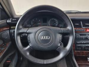 Zaļš Audi A8 1999 Ogre, ar dzinēja tilpumu 2.50 L un nobraukumu 423 tūkst. km par 3150 €, foto 16 vietnē AUTOMOTO.COM.LV