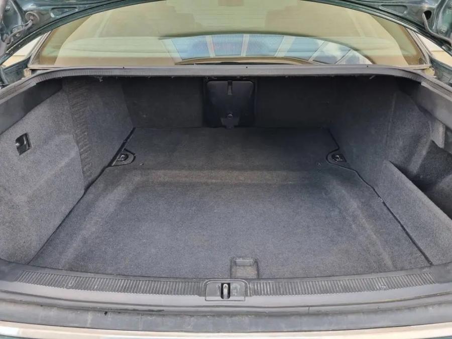 Zaļš Audi A8 1999 Ogre, ar dzinēja tilpumu 2.50 L un nobraukumu 423 tūkst. km par 3150 €, foto 29 vietnē AUTOMOTO.COM.LV