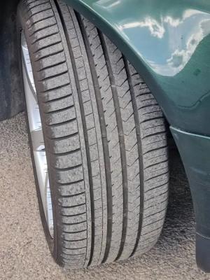 Zaļš Audi A8 1999 Ogre, ar dzinēja tilpumu 2.50 L un nobraukumu 423 tūkst. km par 3150 €, foto 33 vietnē AUTOMOTO.COM.LV