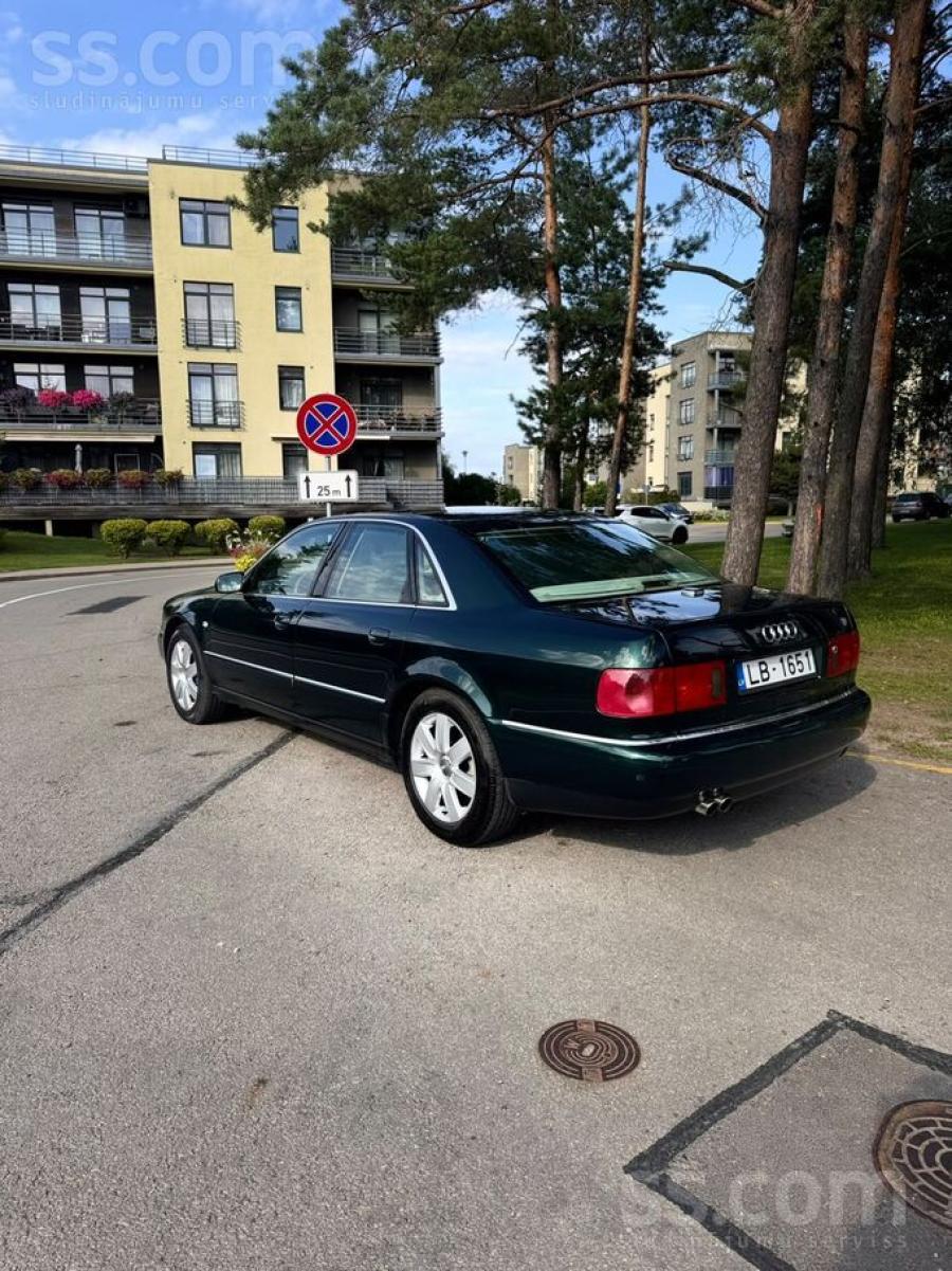 Green Audi A8 2001 in Riga, with an engine capacity of 3.30 L and mileage of 298 thousand km for 4000 €, photo 3 on AUTOMOTO.COM.LV