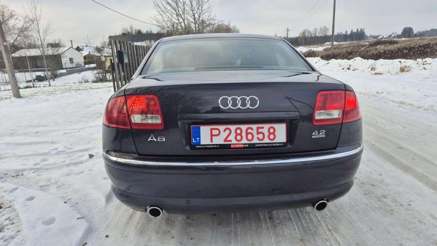 Green Audi A8 2002 in Vilnius, with an engine capacity of 4.20 L and mileage of 381 thousand km for 3333 €, photo 4 on AUTOMOTO.COM.LV