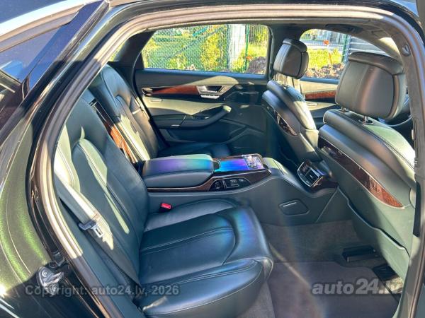 Zaļš Audi A8 2013 Tallina, ar dzinēja tilpumu 4.20 L un nobraukumu 231 tūkst. km par 29000 €, foto 11 vietnē AUTOMOTO.COM.LV
