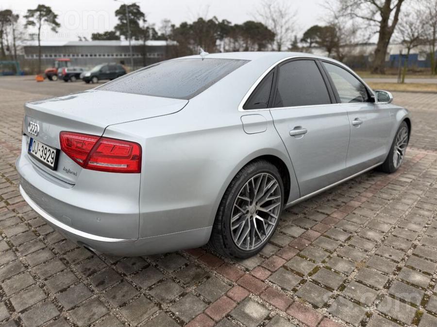 Grey Audi A8 2013 in Ventspils, with an engine capacity of 2.00 L and mileage of 156 thousand km for 20000 €, photo 5 on AUTOMOTO.COM.LV