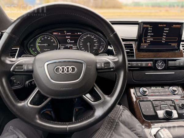 Grey Audi A8 2013 in Ventspils, with an engine capacity of 2.00 L and mileage of 156 thousand km for 20000 €, photo 8 on AUTOMOTO.COM.LV